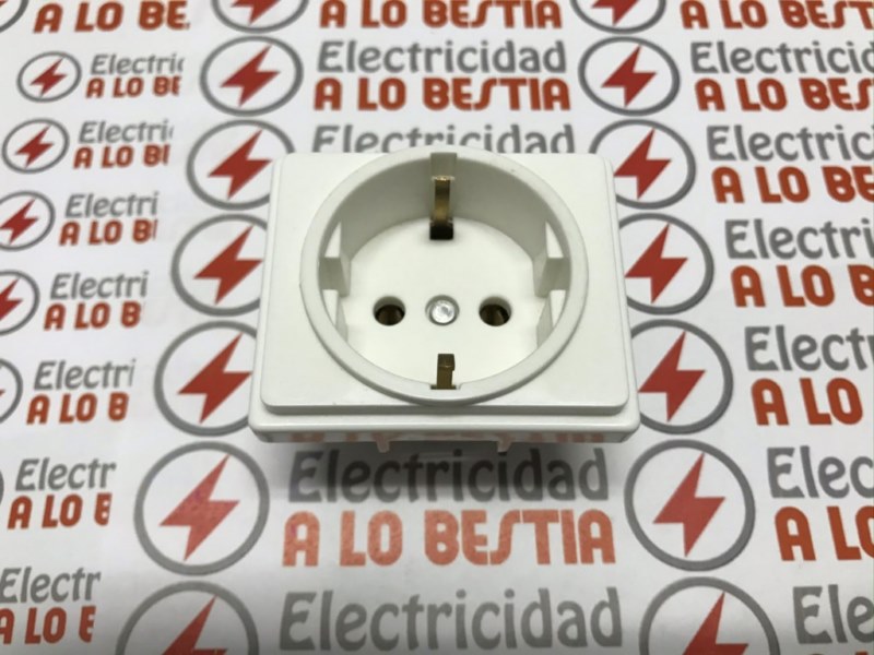 EUNEA METROPOLI (BJC/EUNEA) | MECANISMOS | BASE ENCHUFE CON T.T LATERAL ...